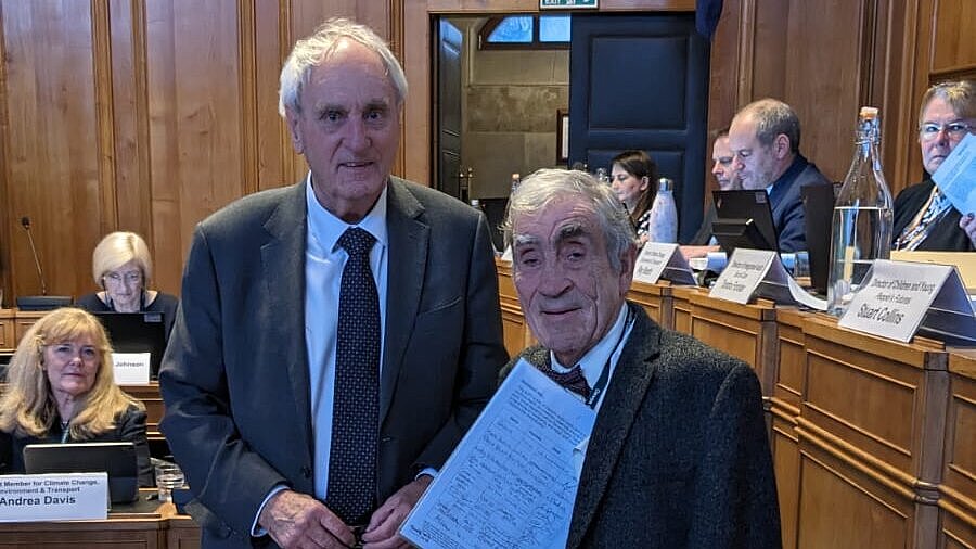 Cllr. Frank Letch presents Copplestone 'Pothole Petition' - Central ...